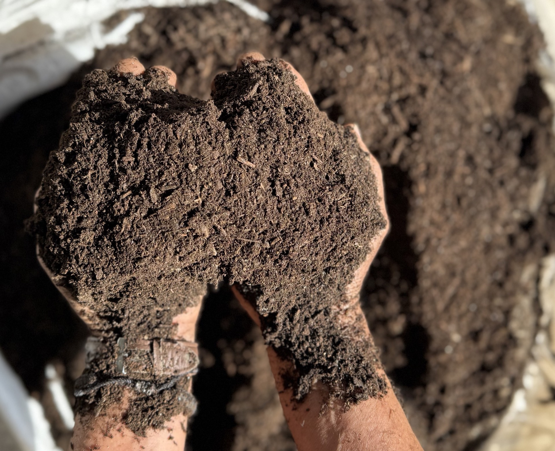 Arizona-Made Organic Compost | Wholesale Bulk Soil Supplier | Local AZ ...
